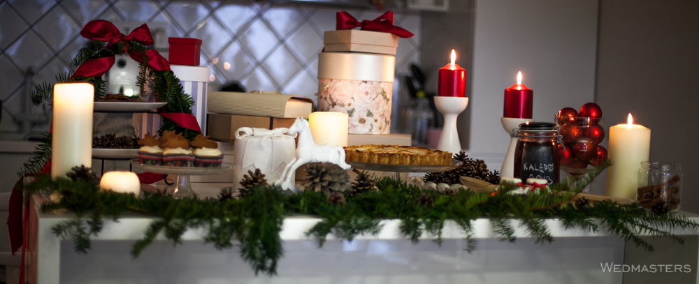 Kaledinio stalo dekoras