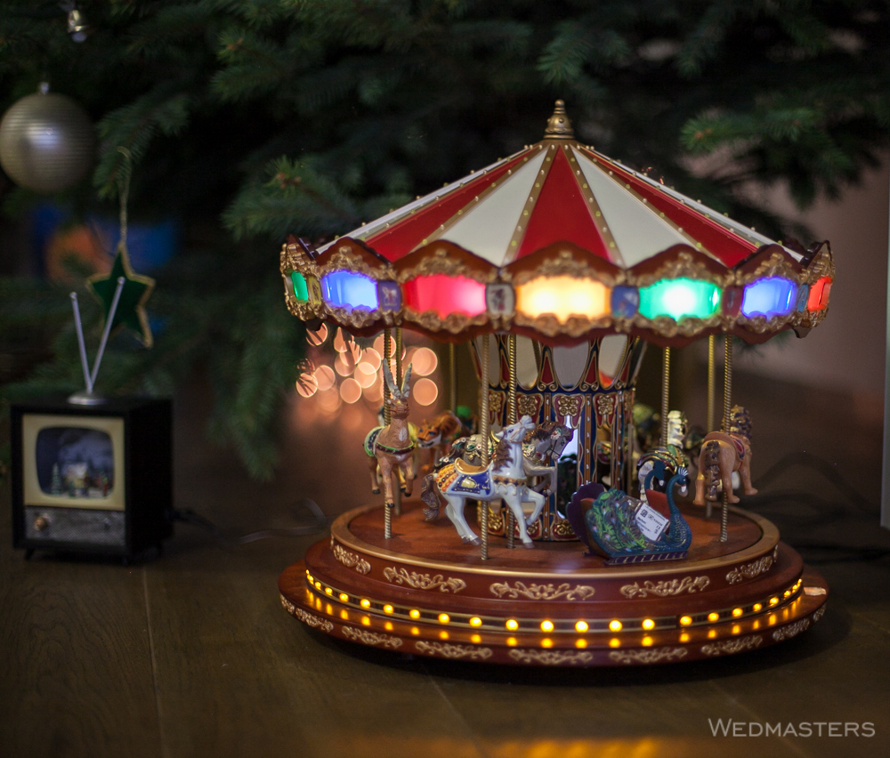Kalėdinis dekoras su karusele